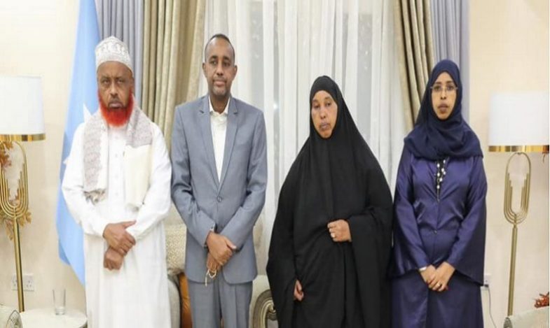 Prime Minister Roble meets with Ikran Tahlil's family and makes strong ...