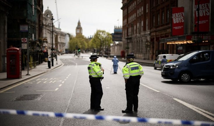 UK police close road and arrest man near Downing Street - Somali Times