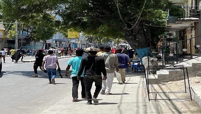 Somalia's Bantu community is protesting against General Shegow's arrest ...