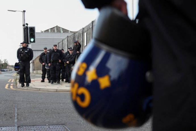 British police brace for fresh riots as Starmer promises swift action ...